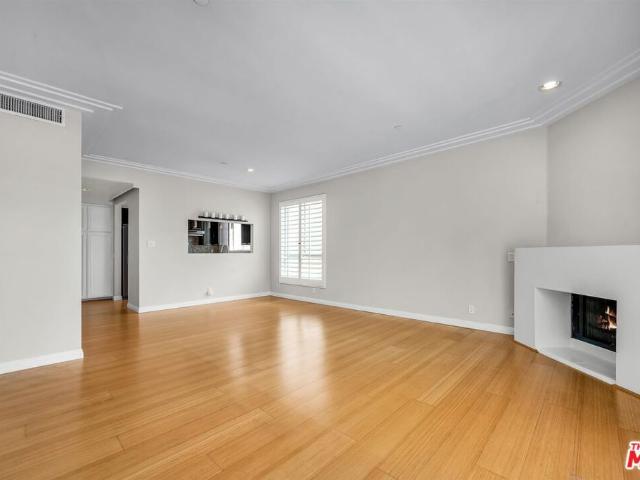 117 S Clark Drive 305
