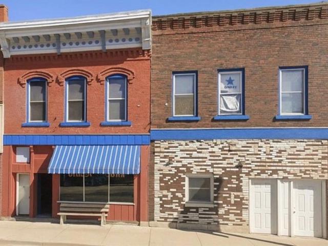 117 S Main St, Elkader, IA 52043