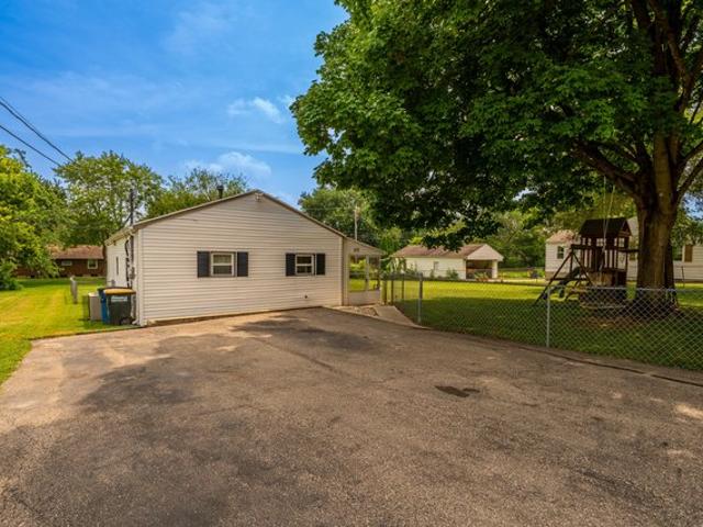 117 S Orchard St, Brookville, OH 45309