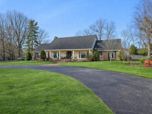 117 Sam Davis Dr, Springfield, TN 37172 | MLS #3065 | Compass
