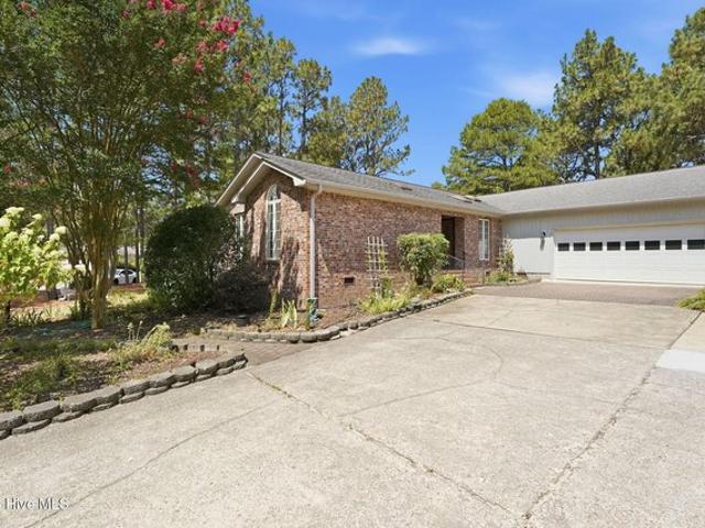 117 Sandham Ct, Seven Lakes, NC 27376