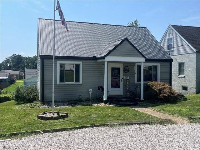 117 Sharon St, Marietta, OH 45750