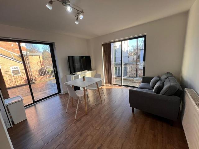 117 Portland Road, Nottingham. 2 bed penthouse to rent £1,127 pcm £260 pw