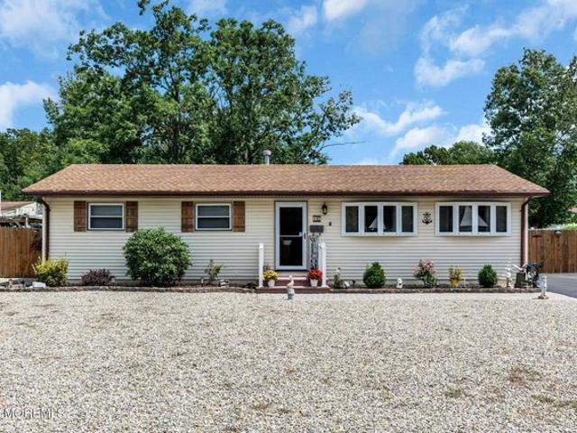 117 Pheasant Dr, Bayville, NJ 08721