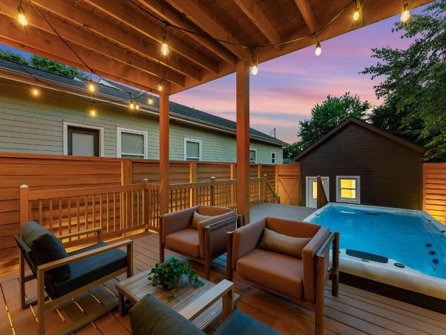 117 Rosebank Ave