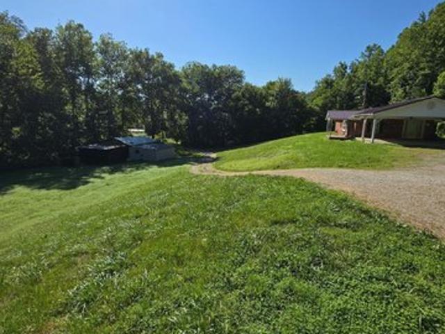 117 Raccoon Dr, Louisa, KY 41230