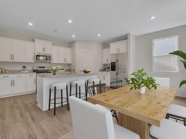 117 River Knoll Dr, Easley, SC 29640