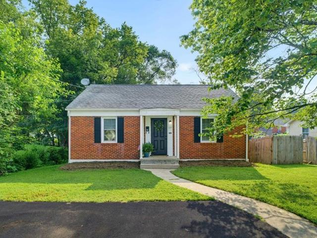 117 River Rd, Waynesboro, VA 22980