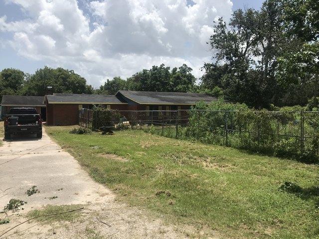 117 W Archer Rd, Baytown, TX 77521
