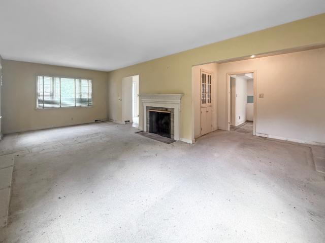 117 W Delaware Avenue