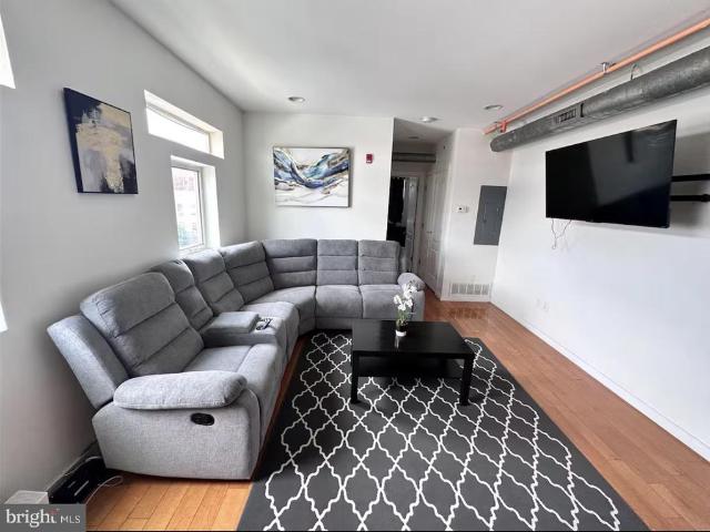117 W Girard Avenue # 2
