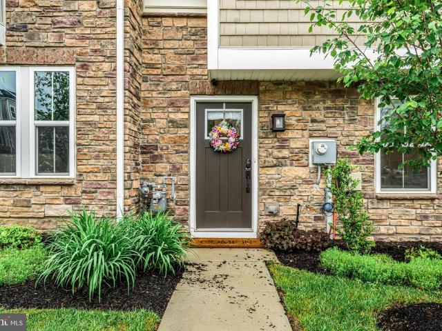 117 W Kenneth Lane