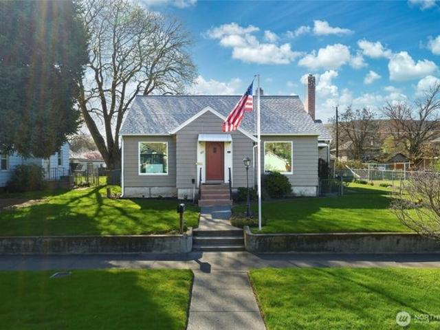 117 W Richmond Ave, Dayton, WA 99328