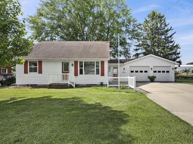 117 West St, Dane, WI 53529