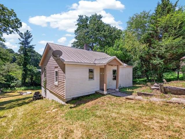117 Wilson Ave, Galax, VA 24333