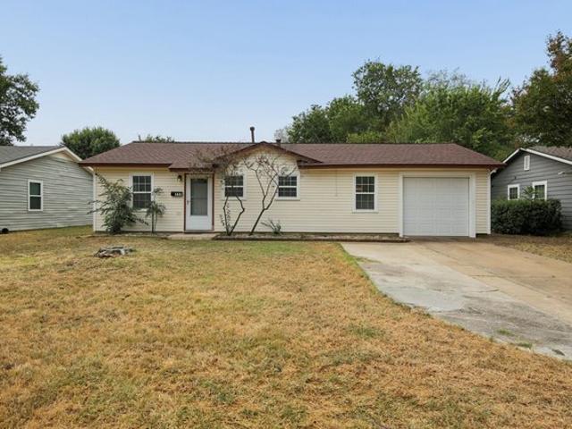 117 Tarrant Dr, Euless, TX 76039