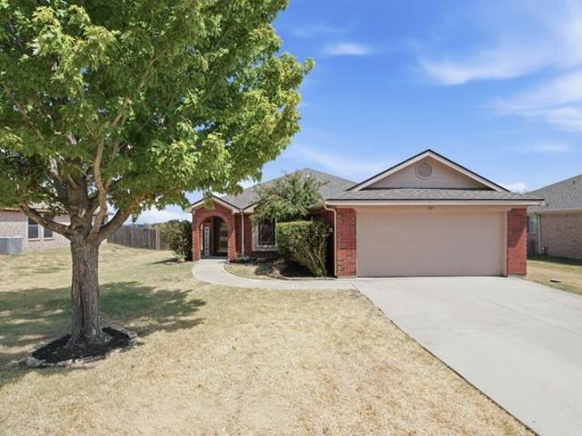 117 Timber Cross Ct, Azle, TX 76020