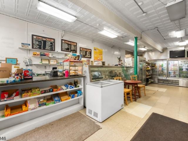 117 Valley Rd