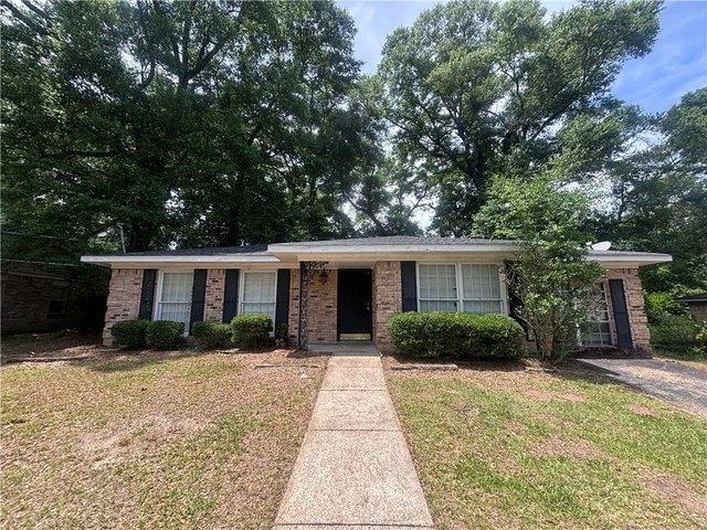 117 Vanderbilt Dr, Mobile, AL 36608