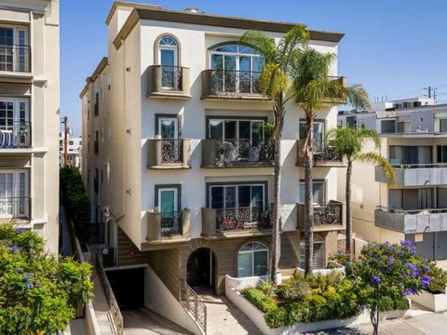 11840 Dorothy St Apt 302, Los Angeles, CA 90049