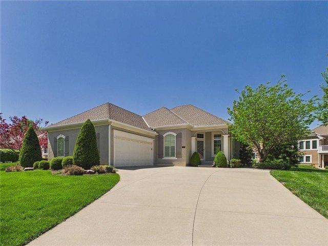 11844 S Hallet St, Olathe, KS 66062