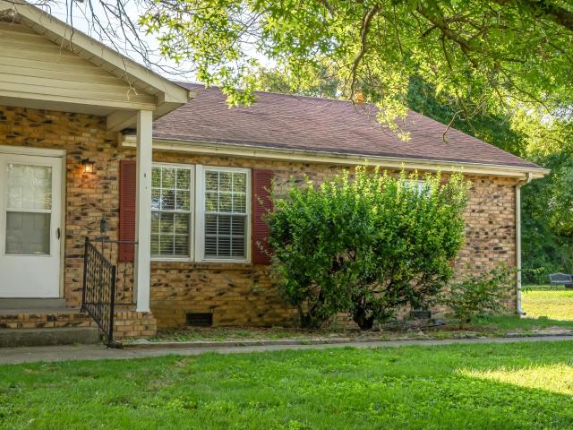 1184 Meadowview Dr