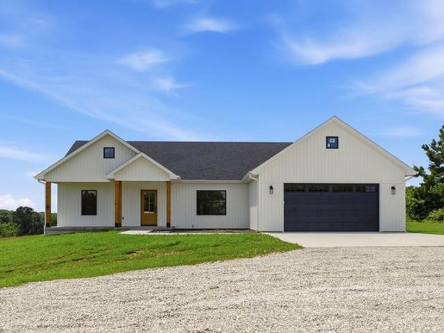1184 E 418th Rd, Bolivar, MO 65613