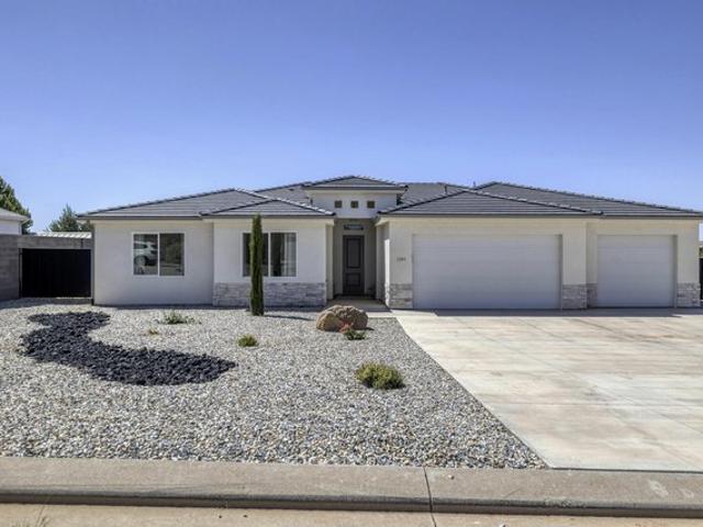 1184 E Big Pinion Ln, Apple Valley, UT 84737