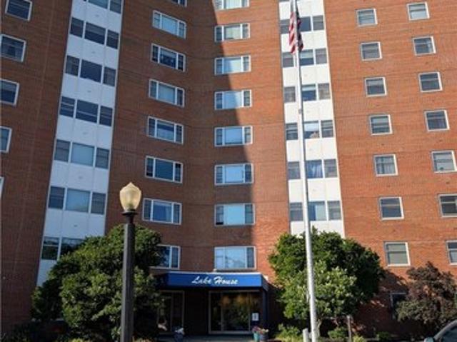 11850 Edgewater Dr Apt 717, Lakewood, OH 44107
