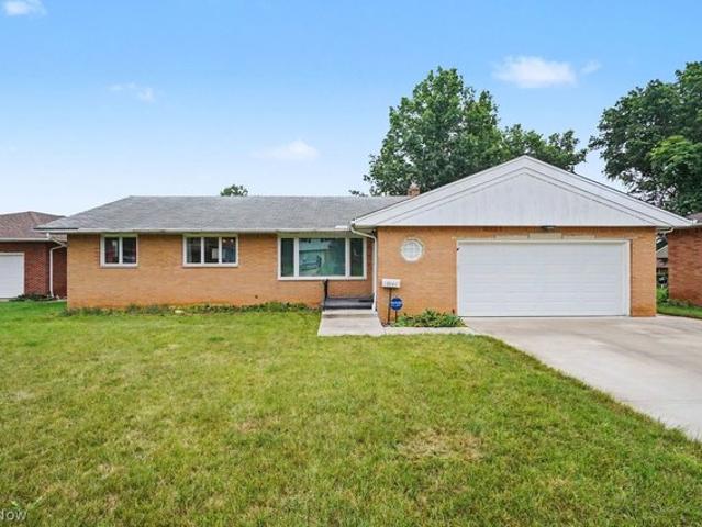 1185 Mayfair Dr, Seven Hills, OH 44131