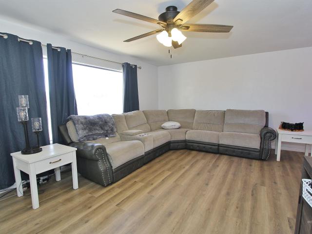 1185 N 6th East St