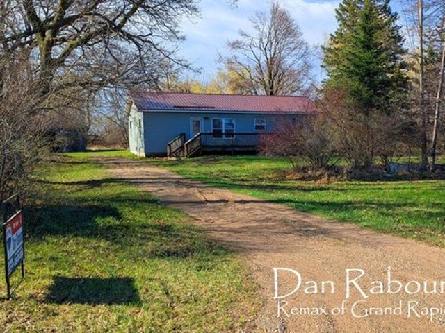 1185 11 Mile Rd, Remus, MI 49340