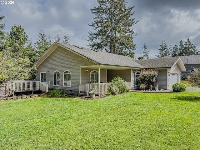 1185 11th St SE, Bandon, OR 97411