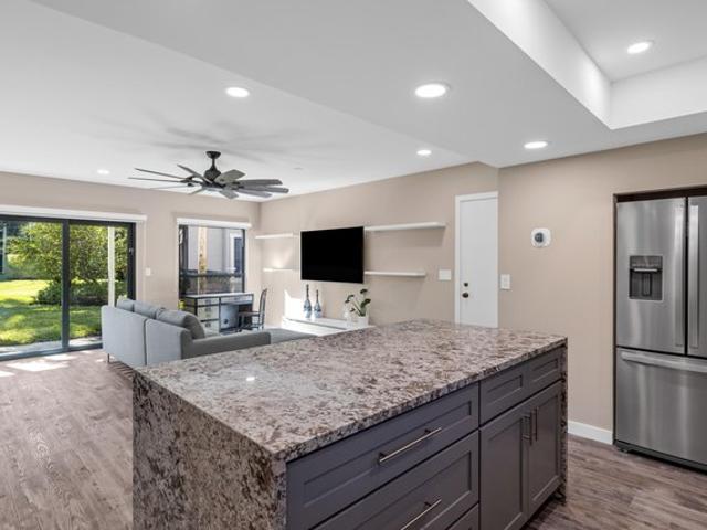 11863 Wimbledon Cir Apt 438, Wellington, FL 33414
