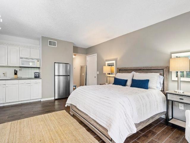 11863 Wimbledon Circle, 407, Wellington, FL