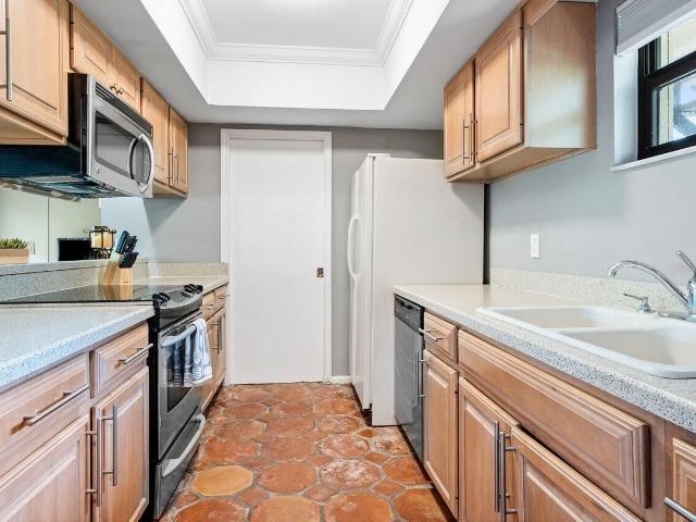 11863 Wimbledon Circle, 406, Wellington, FL