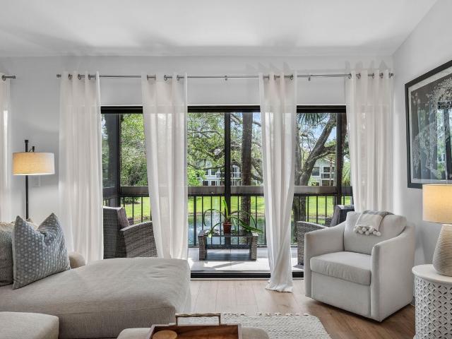 11863 Wimbledon Circle 504, Wellington, US, FL