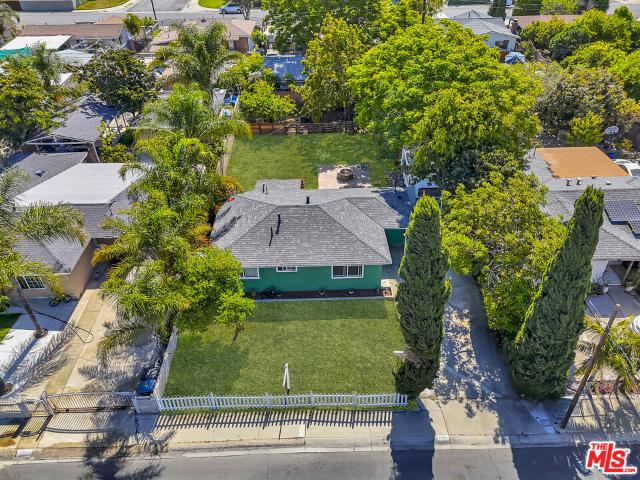 11862 Santa Maria Street