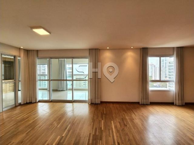 #1186595 Apartamento Locação com 210.00 m², 4 Quarto s, por R$ 25.000