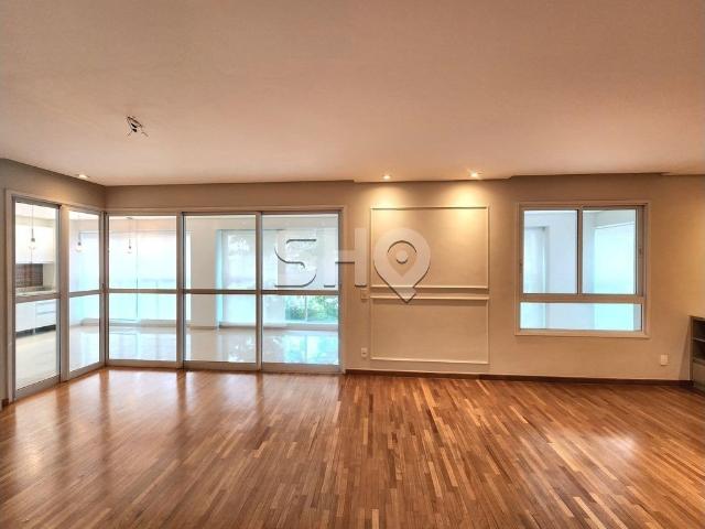 #1186637 Apartamento Locação com 210.00 m², 4 Quarto s, por R$ 25.000