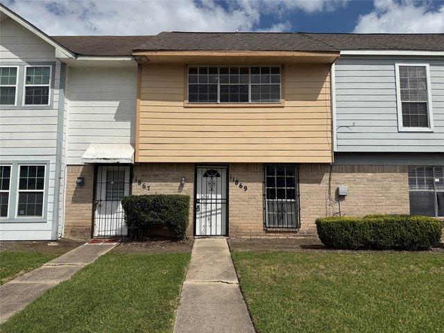 11869 Algonquin Dr, Houston, TX 77089