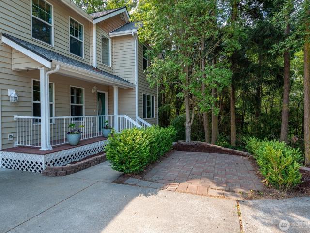 1186 NW Kathleen Drive