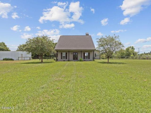 1186 Cormier Road, Breaux Bridge, LA 70517