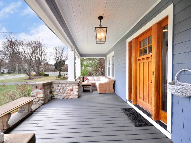 1186 Farmington Avenue, West Hartford, US, CT
