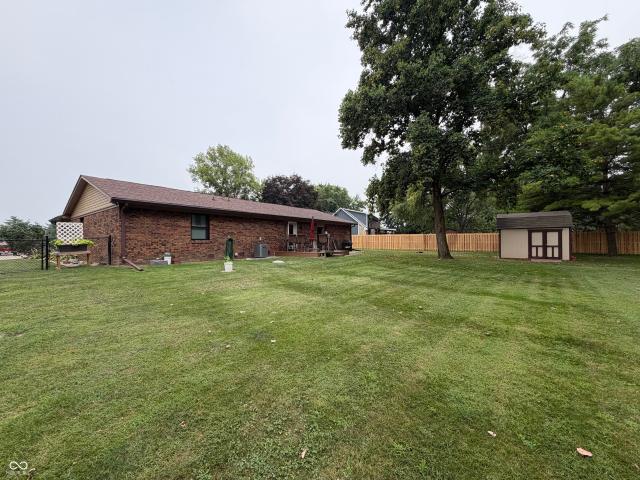 1186 Fox Trail Drive W
