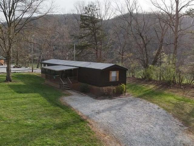 1186 Shea Rd, Huntsville, TN 37756