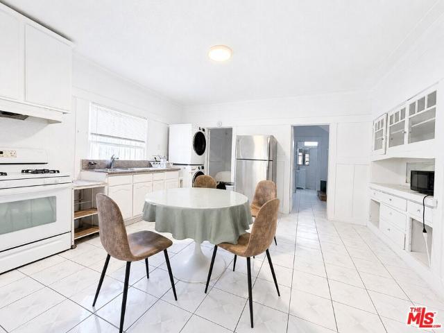 1186 W 37th Drive