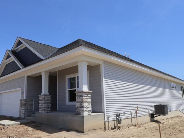 1186 Woods Creek Dr S, Delano, MN 55328