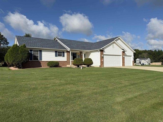 11870 Red Bud Dr, Plymouth, IN 46563