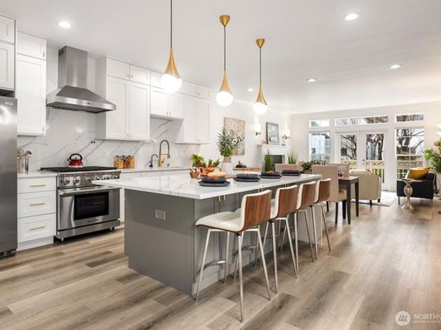 11870 SE 5th St, Bellevue, WA 98005